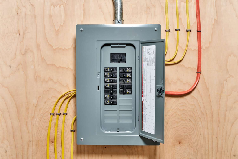 200 Amp Panel Guide: Sizing, Costs & Selection